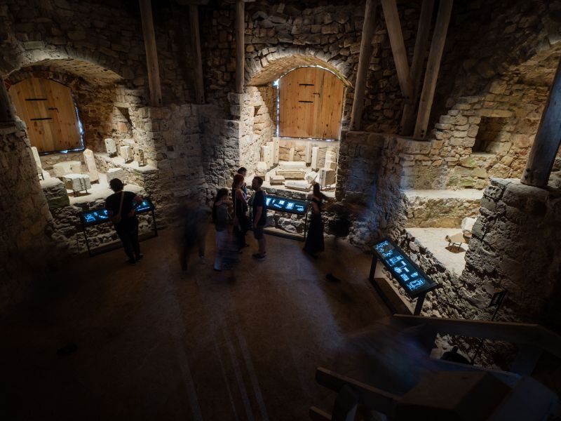 Atklāj vēl nebijušo: Cēsu pils ziemeļu tornis gaida pirmos apmeklētājus ...